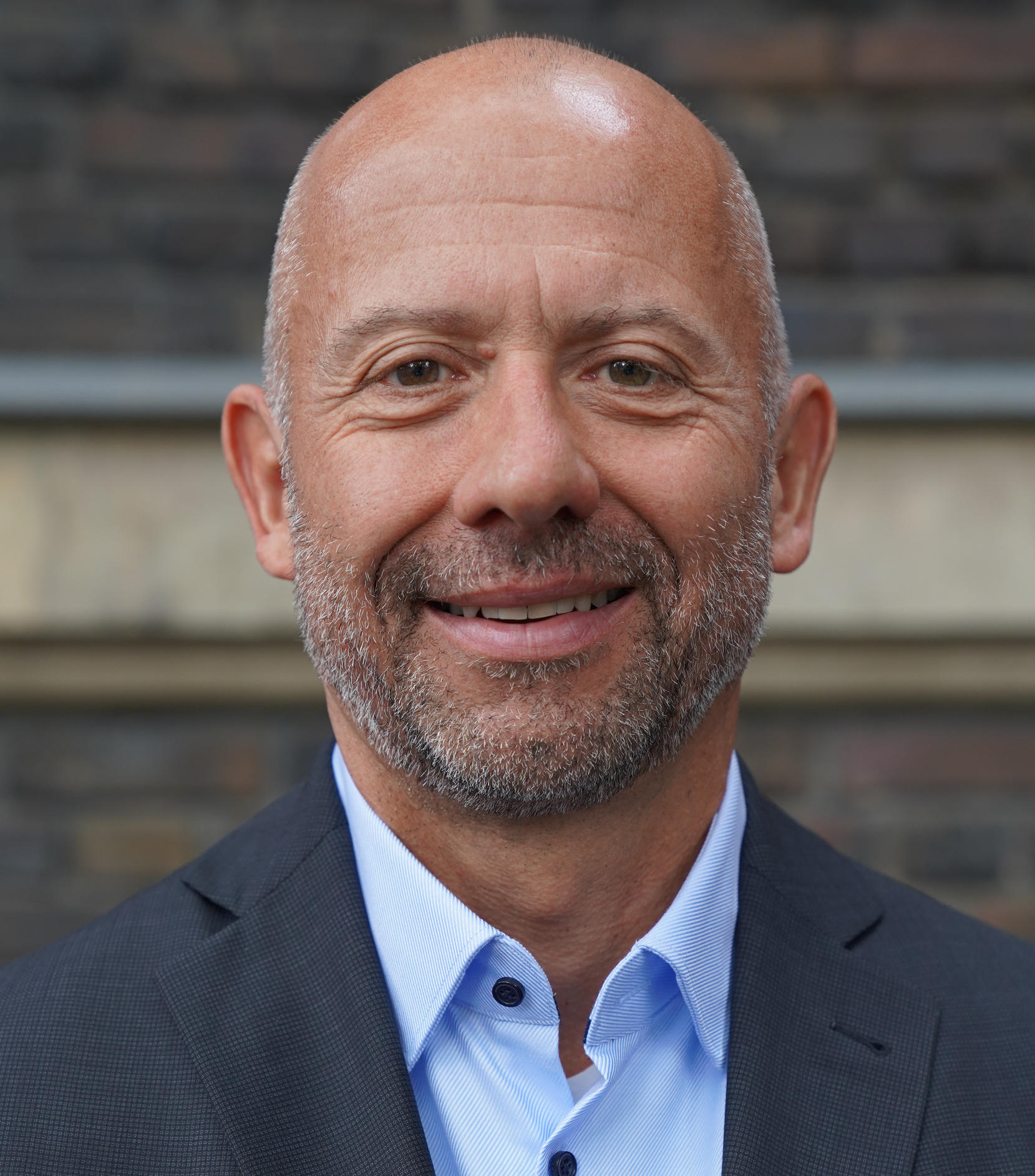 Vorstellung Herr Holl: Unser neuer Schulleiter am MCG! | Europaschule ...